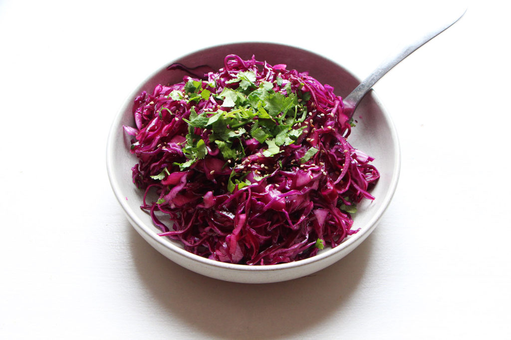 Salade de chou rouge au citron vert et à la coriandre - Au four & au moulin